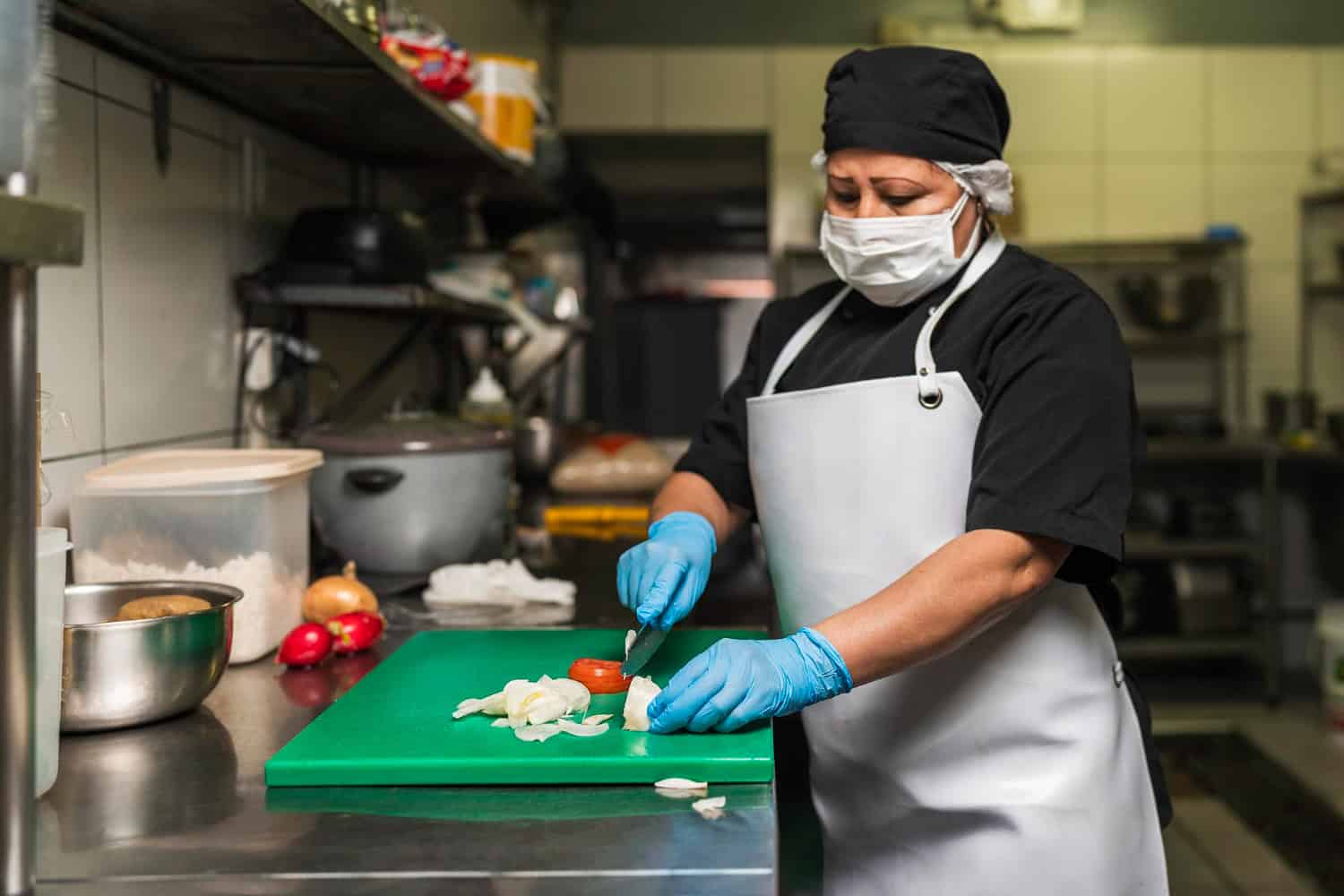 10 Tips for Food Handler Glove Safety | Reliable Water Services